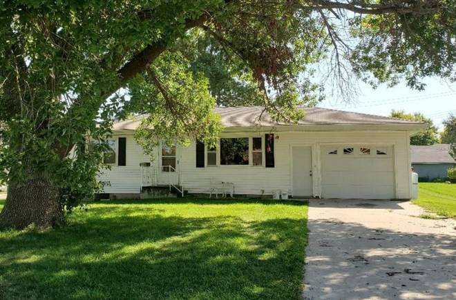 701 Alma ST, Laurel, NE 68745 (Sold NYStateMLS Listing #10635200)