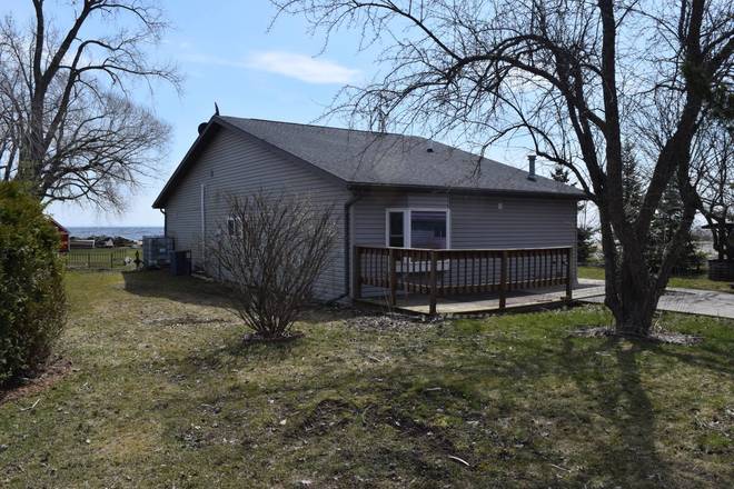 1966 Cottage Rd, Little Suamico, WI 54141 (Sold NYStateMLS Listing ...