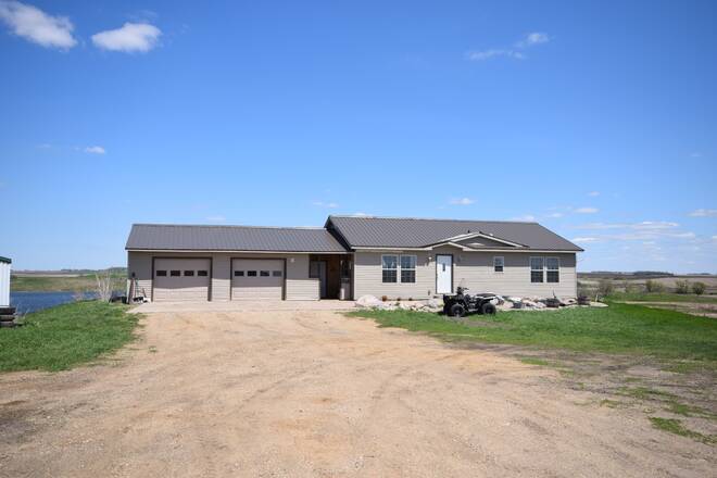 13060 439th Avenue, Roslyn, SD 57261 (Sold MyStateMLS Listing #10886935)