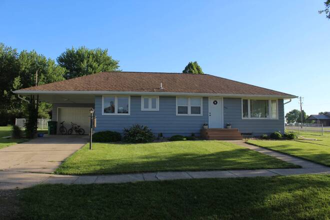 409 4th St, Lester, IA 51242 (Sold NYStateMLS Listing #10898419)